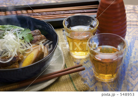 紹興酒のある食卓の写真素材 [548953] - PIXTA