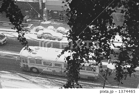 雪降る銀座通り 昭和59年の写真素材 [1374465] - PIXTA