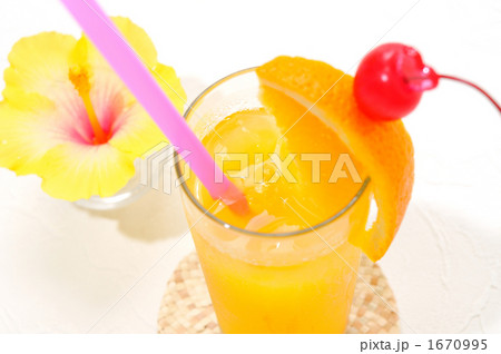 南国風トロピカルドリンク。の写真素材 [1670995] - PIXTA