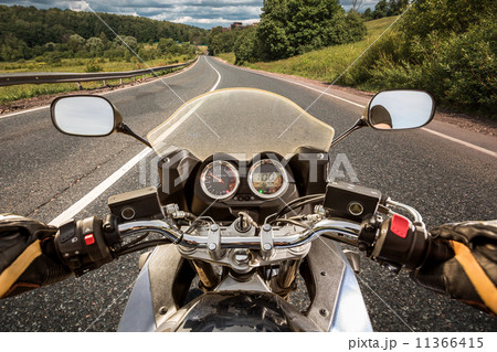 Biker First-person viewの写真素材 [11366415] - PIXTA