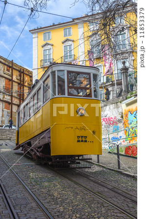 Elevador da Gloria, famous funicular in Lisbon,...の写真素材 [11853379] - PIXTA