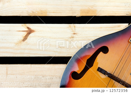 close up of vintage mandolin background の写真素材 [12572356] - PIXTA