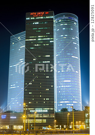 Night city, Azrieli center, Israelの写真素材 [12825091] - PIXTA