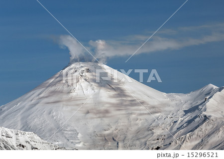 Avachinsky Volcano - active volcano of Kamchatkaの写真素材 [15296521] - PIXTA