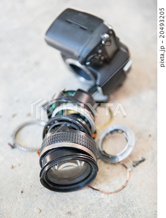 camera lens brokenの写真素材 [20493205] - PIXTA