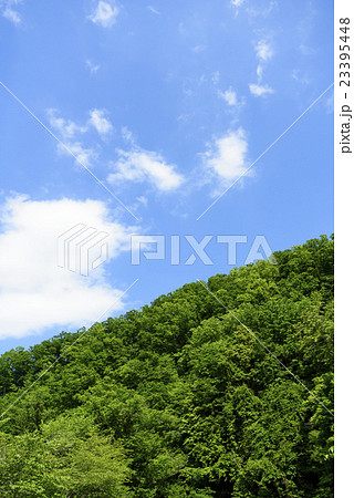 青空と山の写真素材 [23395448] - PIXTA