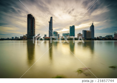 Downtown Saigon in sunset with long exposureの写真素材 [23857744] - PIXTA