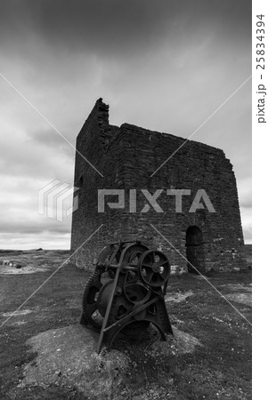 Disused Building and Machine at Magpie Mine の写真素材 [25834394] - PIXTA