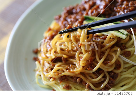 ジャージャー麺の写真素材 [31455705] - PIXTA