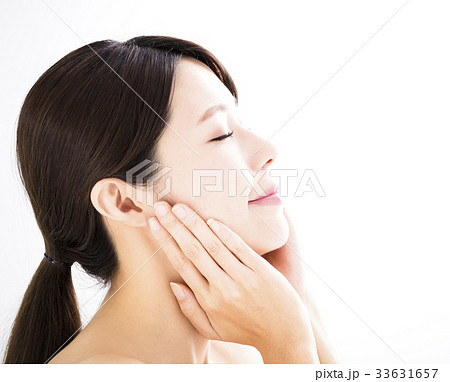 side view of young woman with clean faceの写真素材 [33631657] - PIXTA