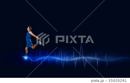 At full speedの写真素材 [35020291] - PIXTA