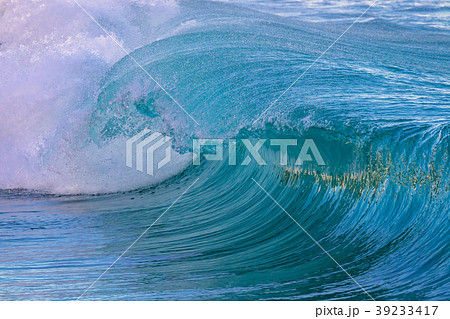 Beautiful Blue Ocean Wave in Costa Brava coastalの写真素材 [39233417] - PIXTA