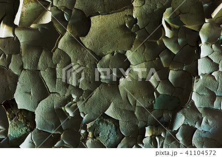 a surface with an old cracked paint splitting...の写真素材 [41104572] - PIXTA