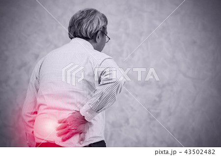 Asian chinese elder lower back pain fsyndromeの写真素材 [43502482] - PIXTA