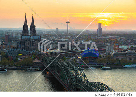 Cologne Cathedral during sunset in Germany.の写真素材 [44481748] - PIXTA