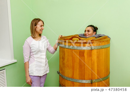Steam barrel or mini sauna in spa salonの写真素材 [47380458] - PIXTA