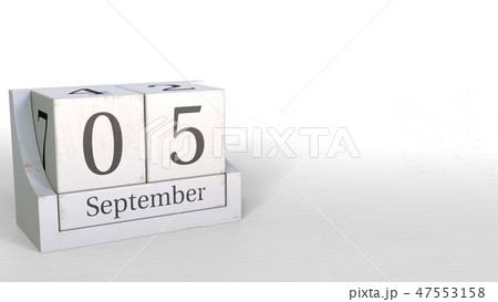 September 5 date on wooden blocks calendar. 3D...のイラスト素材 [47553158] - PIXTA