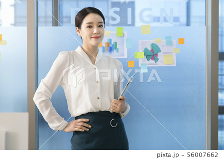 Office life concept, two asian business...の写真素材 [56007662] - PIXTA