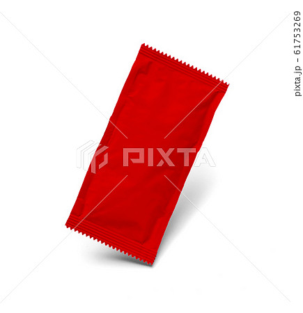 Blank Red Condiment Packet Floating Isolatedの写真素材 [61753269] - PIXTA