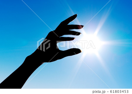 Touch to sunの写真素材 [61803453] - PIXTA