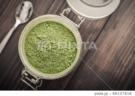 Moringa powder in glass jarの写真素材 [66137816] - PIXTA