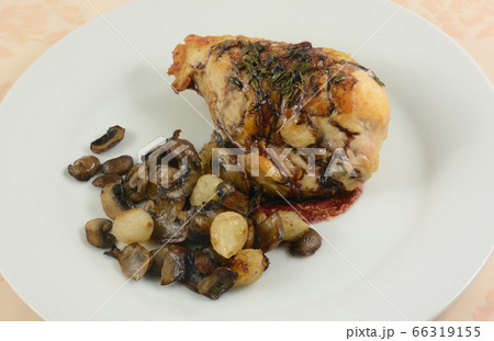 Baked chicken breast with red merlot wine...の写真素材 [66319155] - PIXTA