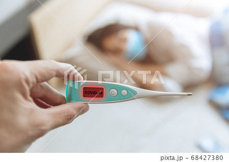 Coronavirus flu detector device display show...の写真素材 [68427380] - PIXTA