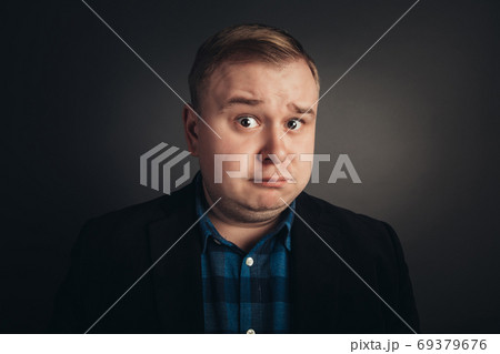 caucasian fat man looking at camera | materials | digitalstage