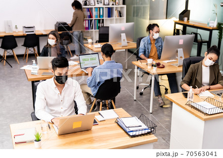 Social distance office with business team wear...の写真素材 [70563041] - PIXTA