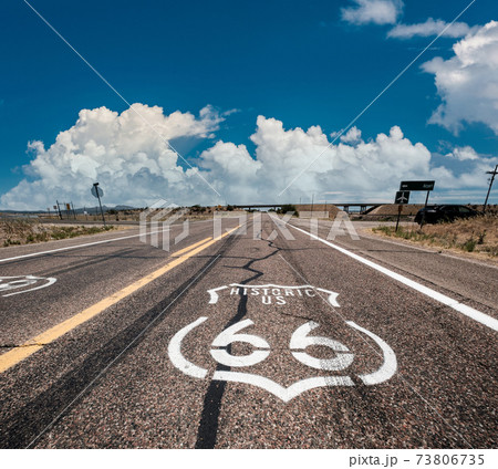 Street sign on historic route 66 in Californiaの写真素材 [73806735] - PIXTA