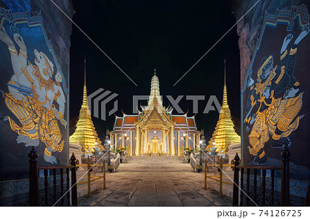 Wat Phra Kaew Night