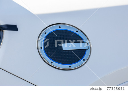 古い車の給油口 OIL FILLER PORT DEVICE of my carの写真素材 [77323051] - PIXTA