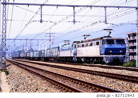 1998年 東海道本線を行くEF200-15重連コンテナ貨物列車の写真素材 [82711943] - PIXTA