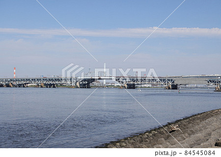 葛西臨海公園から見た京葉線荒川橋梁の写真素材 [84545084] - PIXTA