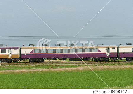北陸本線 美川ー加賀笠間 JR西日本 12系 サワ座 ③ オロ12-827 海側の写真素材 [84603129] - PIXTA