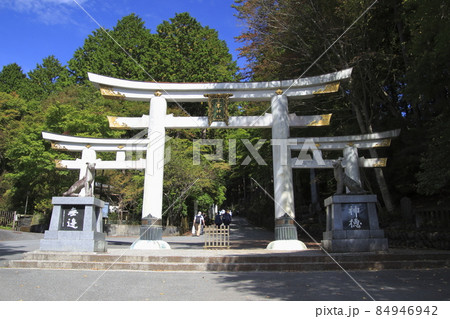 三峯神社：三ツ鳥居（埼玉県秩父市）の写真素材 [84946942] - PIXTA