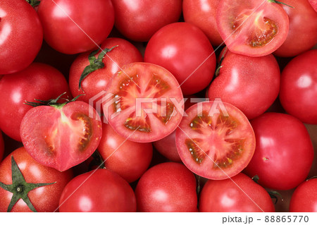 赤いトマトの背景。トマトのグループの写真素材 [88865770] - PIXTA