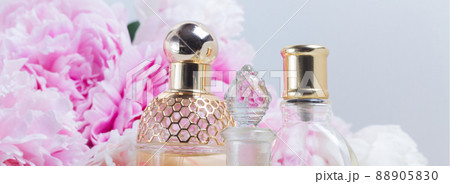 Peony essence vialsの写真素材 [88905830] - PIXTA