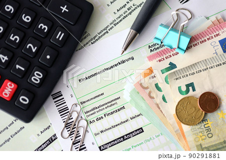 German income tax return form with pen and...の写真素材 [90291881] - PIXTA