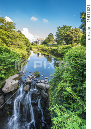 《愛知県》名古屋市守山区白沢渓谷の滝 青い空と白い雲の写真素材 [93631821] - PIXTA