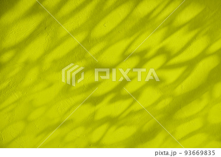 Shadow and light on solid yellow wall texture...のイラスト素材 [93669835] - PIXTA