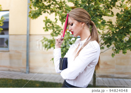 Student after an unsuccessful attempt to pass...の写真素材 [94824048] - PIXTA