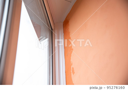 Rain dripping in the corner on the balcony...の写真素材 [95276160] - PIXTA