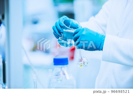 Pharmacist making medicines in the laboratory,...の写真素材 [96698521] - PIXTA