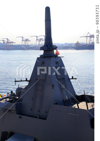 日本の海と空を護る近未来的な多目的護衛艦FFMに搭載された…OPY-2多機能型レーダーの写真素材 [98393731] - PIXTA