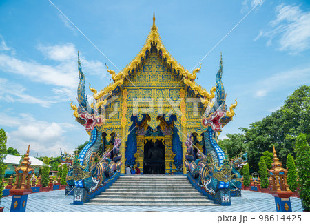 'The Blue Temple' in Chiang Rai, otherwise...の写真素材 [98614425] - PIXTA