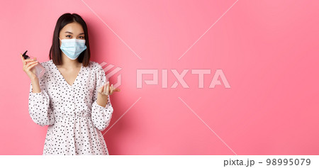 Covid-19, pandemic and lifestyle concept. Cute...の写真素材 [98995079] - PIXTA