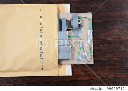 Mail bomb IED - Improvised Explosive Device...の写真素材 [99629712] - PIXTA