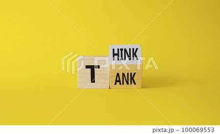 Think Tank symbol. Turned wooden cubes with...の写真素材 [100069553] - PIXTA