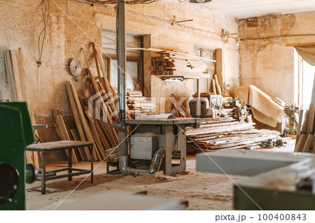 Carpentry shop interior with wood and toolsの写真素材 [100400843] - PIXTA